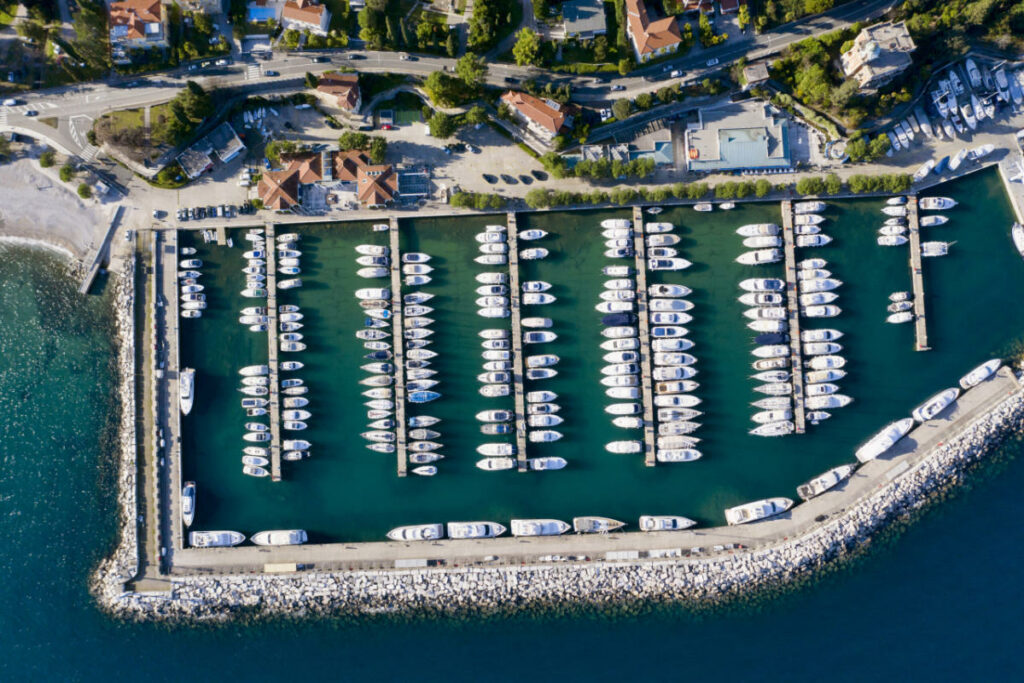 APT Information Systems S.A.